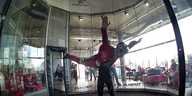 Dziwaczne Odkrycia: Indoor Sky Diving With Tinggly at Flyspot, Mory ...